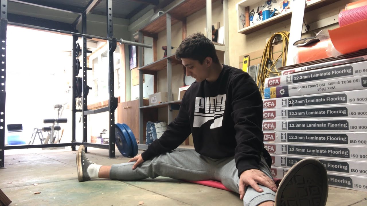 Squat everyday Day 526: Middle splits and Squats - YouTube