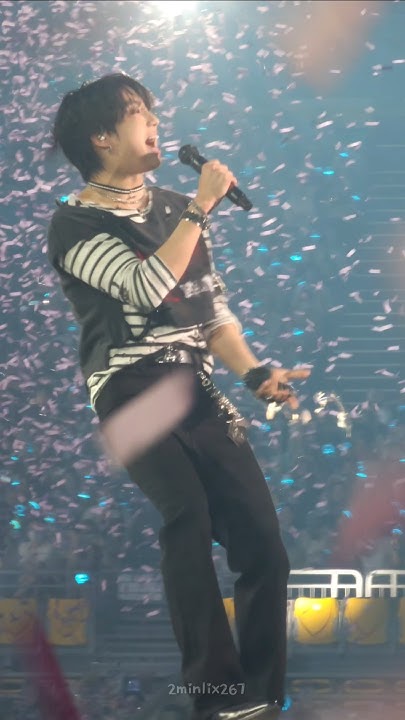 HAN solo - Hold my hand #한 #HAN #StrayKids #스트레이키즈 #dominATE 240901 - YouTube