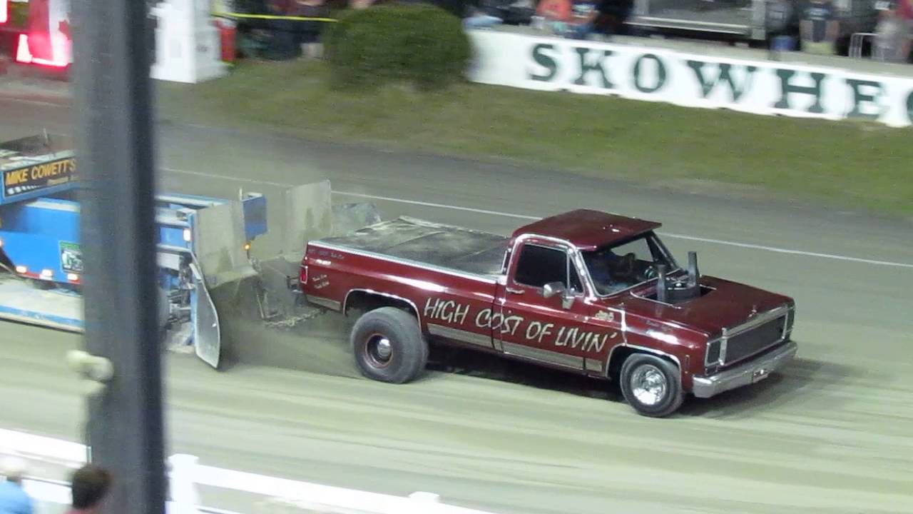 Super Stock 2wd Squarebody Truck Pull 373 Feet!!! - YouTube