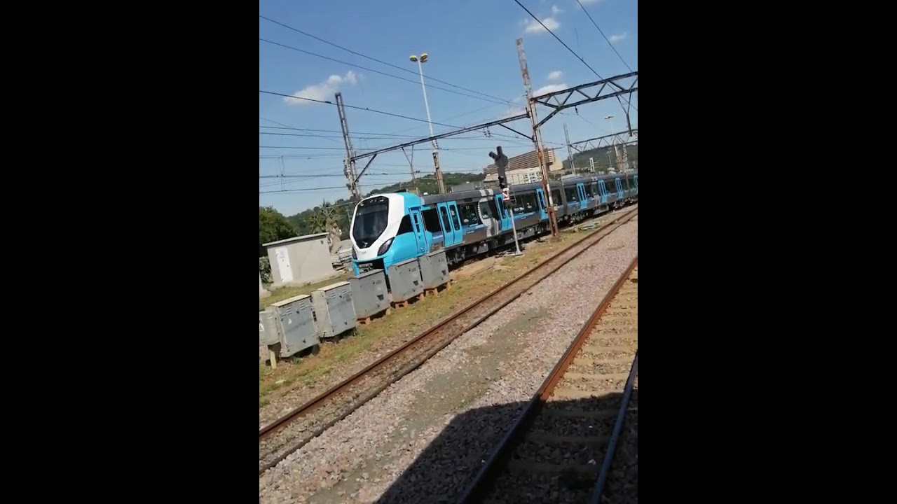 Prasa's X-trapolis mega departing Pretoria station - YouTube