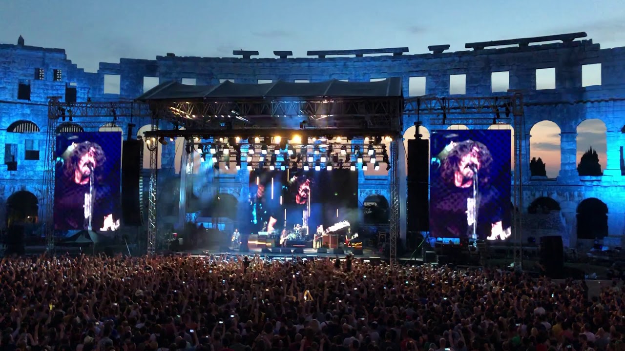 Foo Fighters - "Everlong" (live at Pula Arena, 19.06.2019) - YouTube