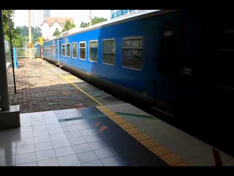 [KTM Komuter] EMU06 Departing Bank Negara Station - YouTube
