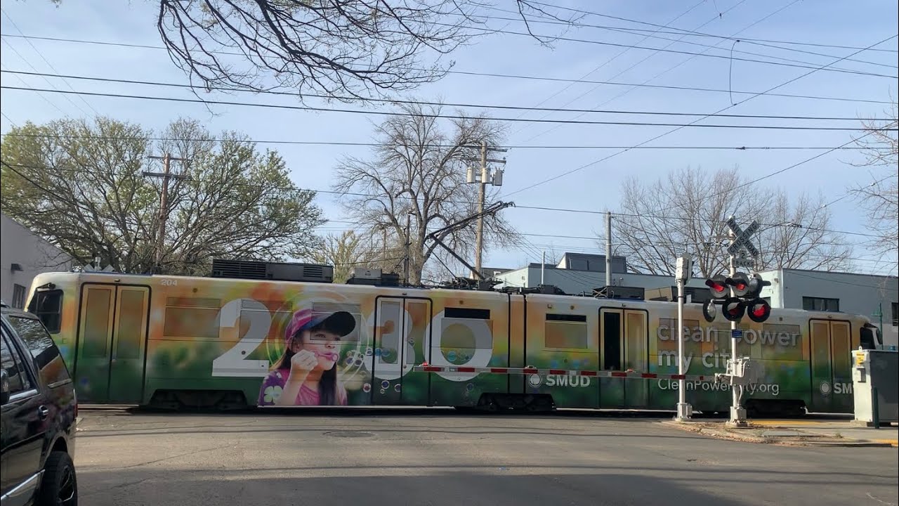SACRT 204 Green Line Light Rail Train Switching, 13th Street Railroad ...
