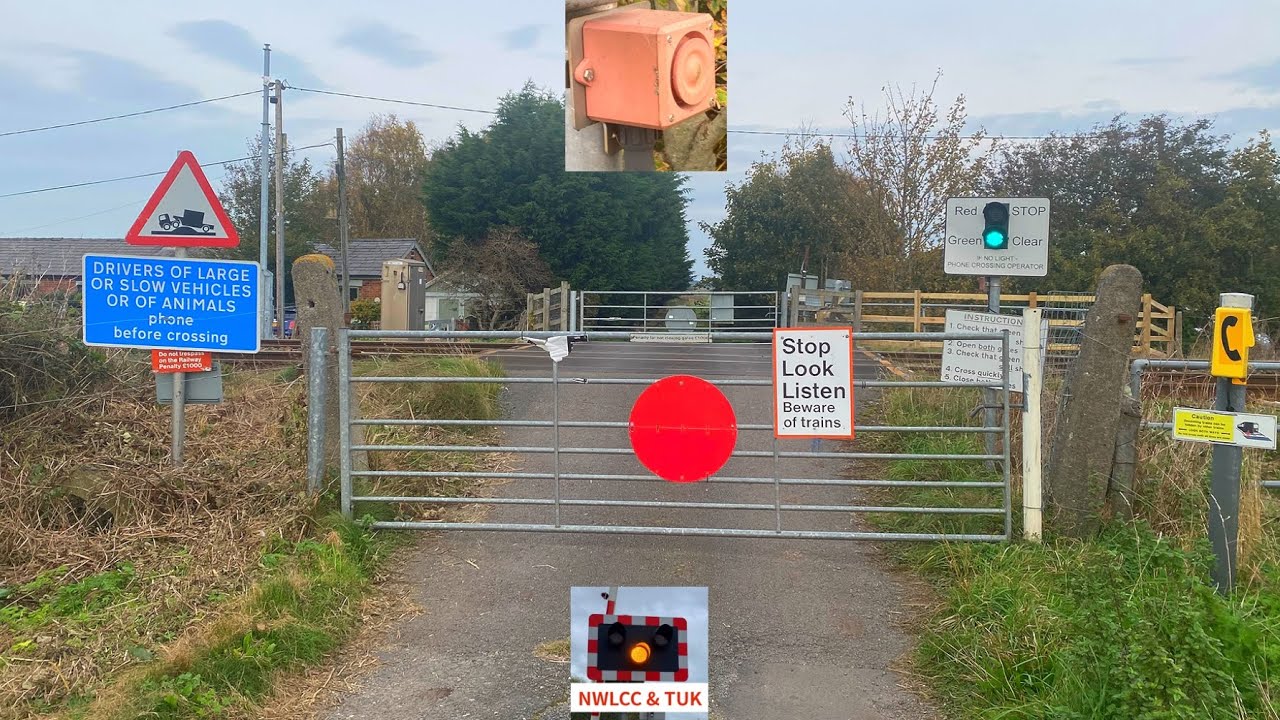 Martins Lane (User-Worked) Level Crossing, Lancashire - YouTube