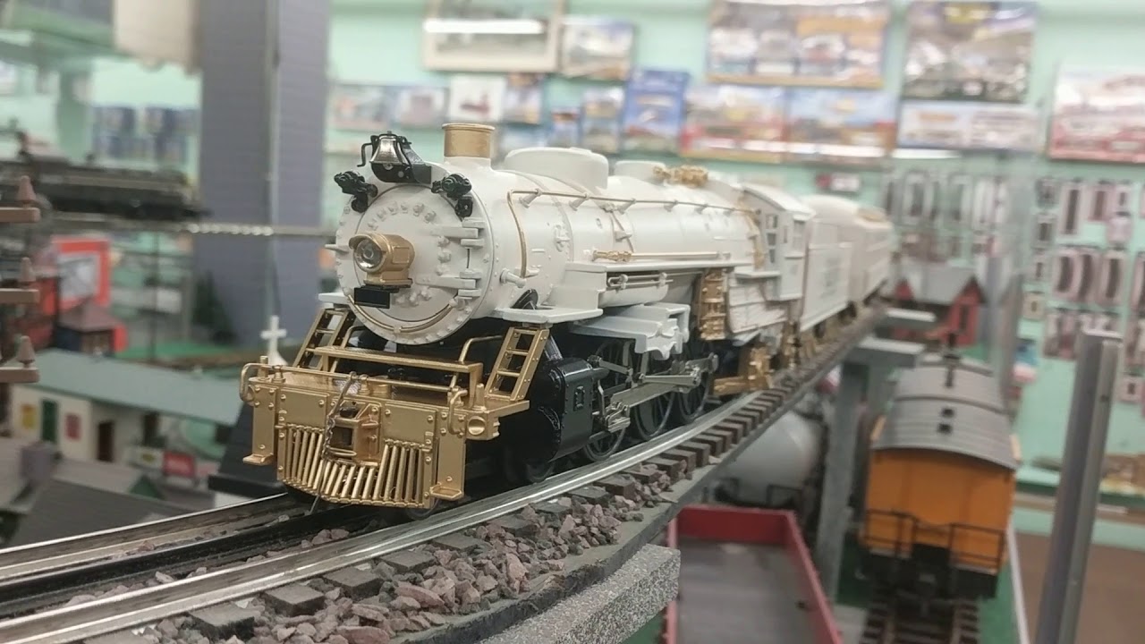 Custom Painted Lionel Wedding Train - YouTube