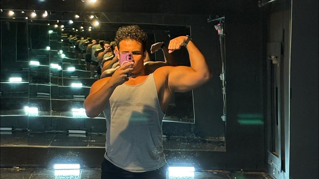 The Bulk Part 3 - Reaching 220+, Bodybuilding Vs. Powerlifting - YouTube