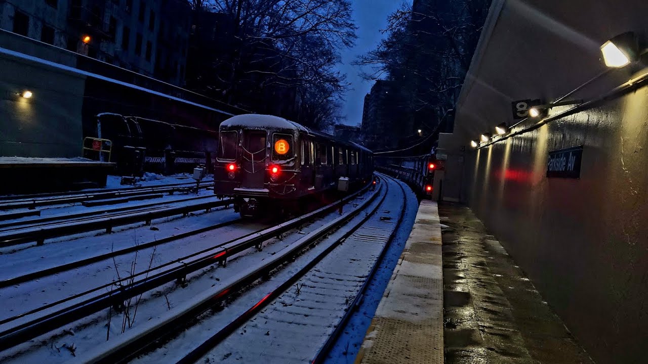 BMT Brighton Snow Action at Parkside Ave - YouTube