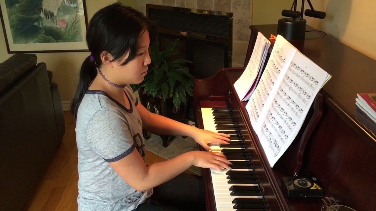 Prelude Ava Maria - YouTube