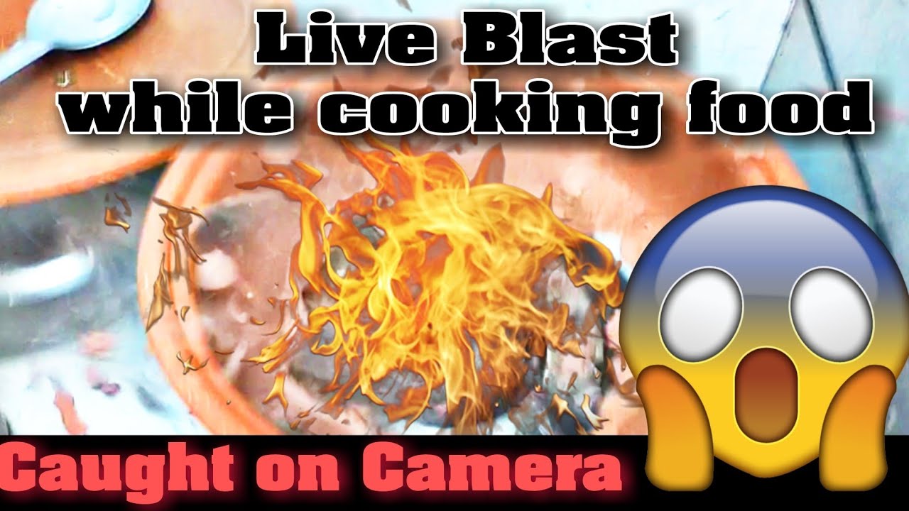 kitchen Blast while cooking caught on camera । खाना पकाते समय हादसा ...