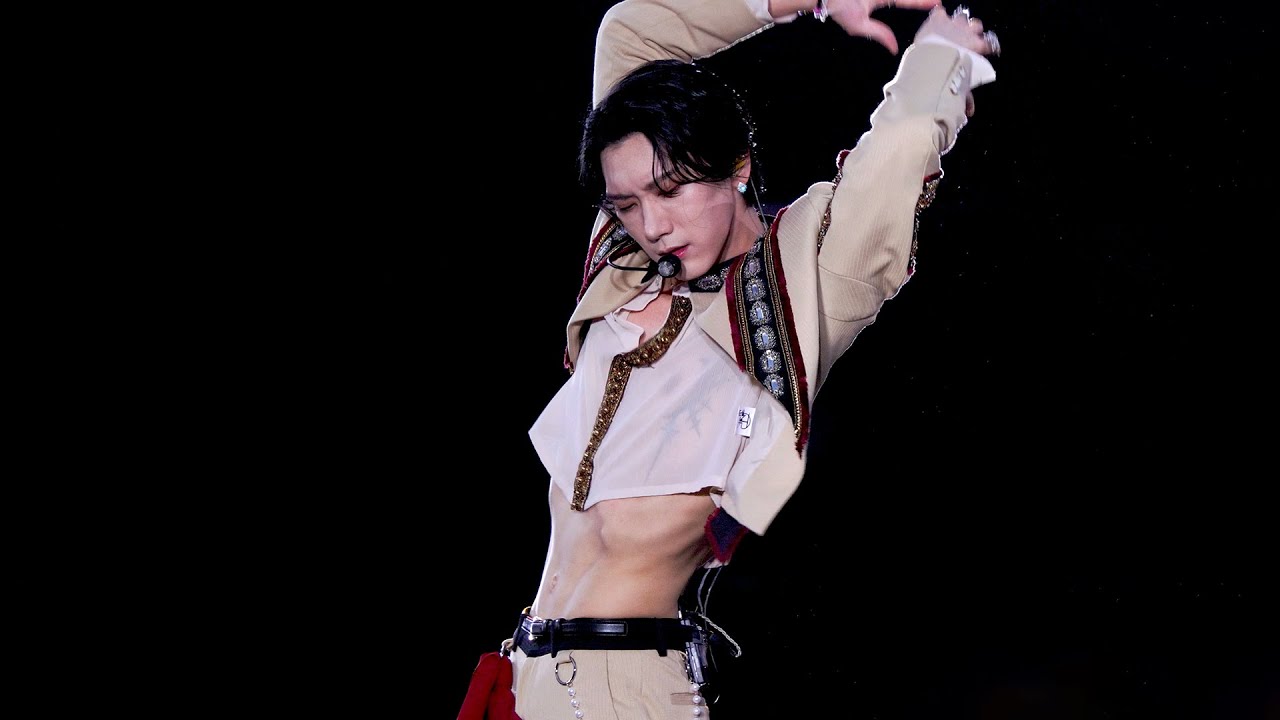 220820 텐 TEN 웨이션브이 WayV 'Kick Back’ 4K 60P 직캠 @SMTOWN 라이브 by DaftTaengk ...
