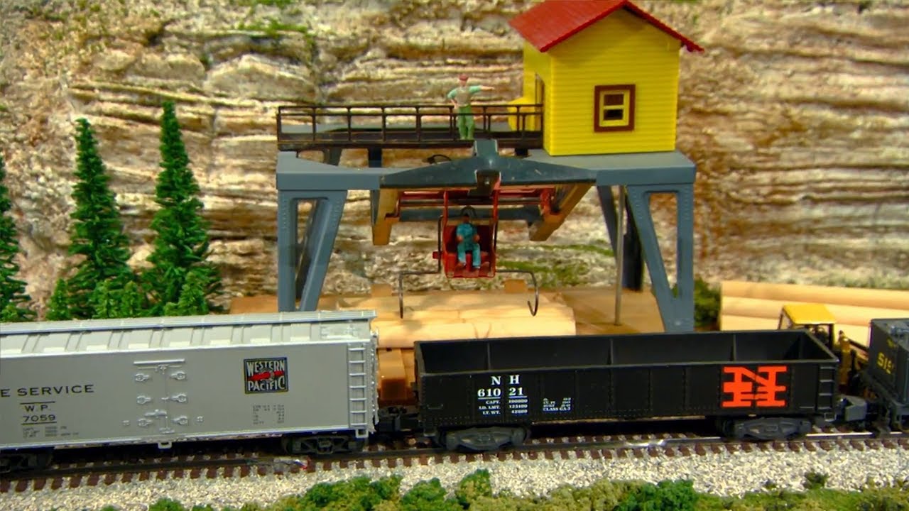 David Baule's Model Train Layout - YouTube