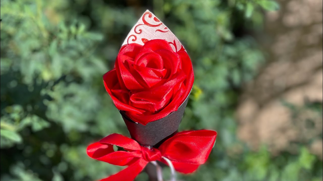 Aprende hacer Rosas Eternas de listón - YouTube