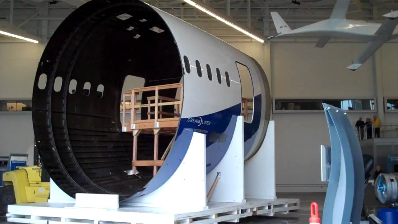 787 barrel returns to Future of Flight 11-20-09 - YouTube