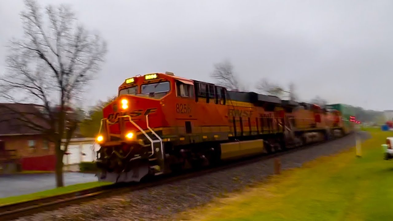 NS 240: BNSF 8256 5083 5272 Duluth GA - YouTube