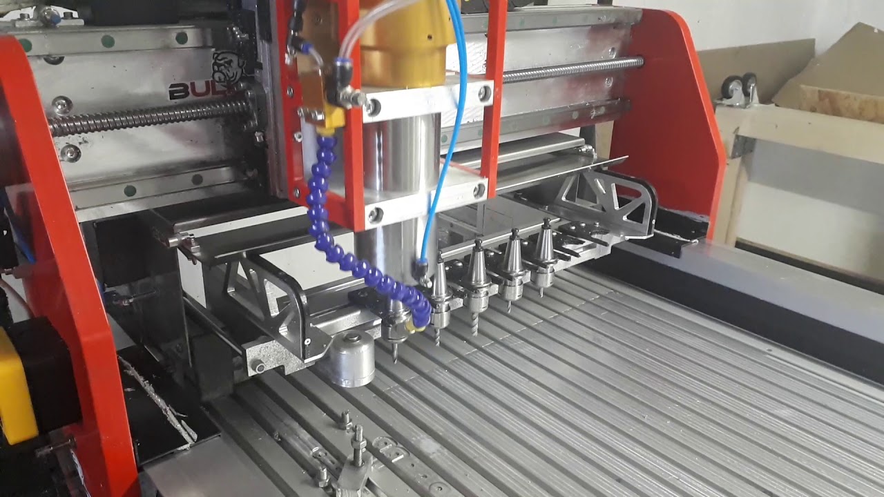 CNC Bulldog M8 gesteuert mit Beamicon 2 - YouTube