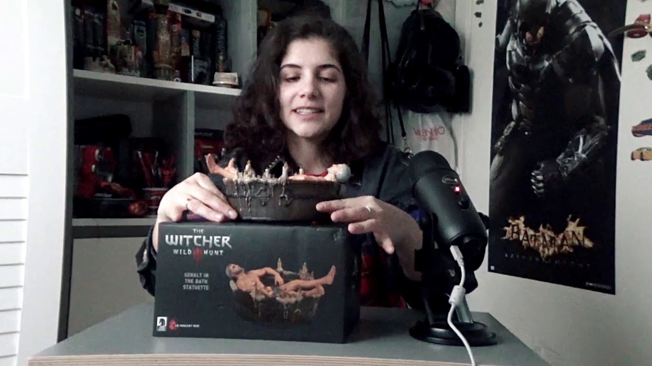 Unboxing witcher 3: Geralt in a Bath statue - YouTube