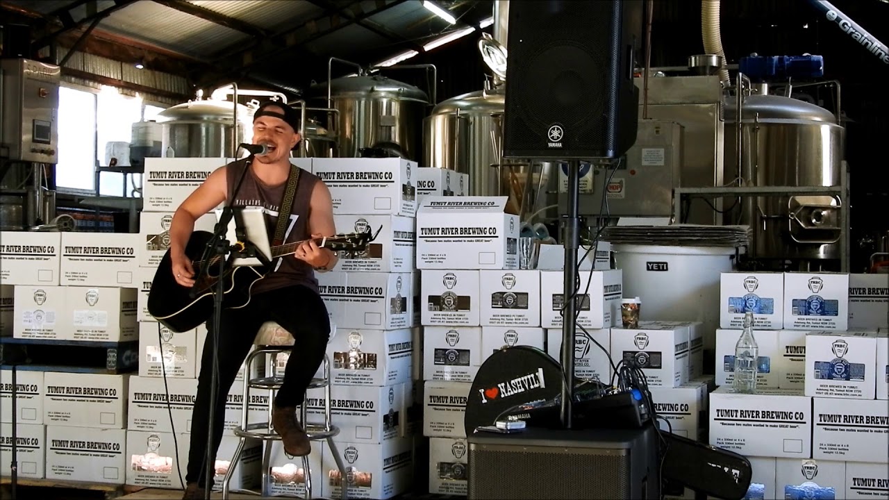 Nathan Lamont Live at the Tumut River Brewing Co - YouTube