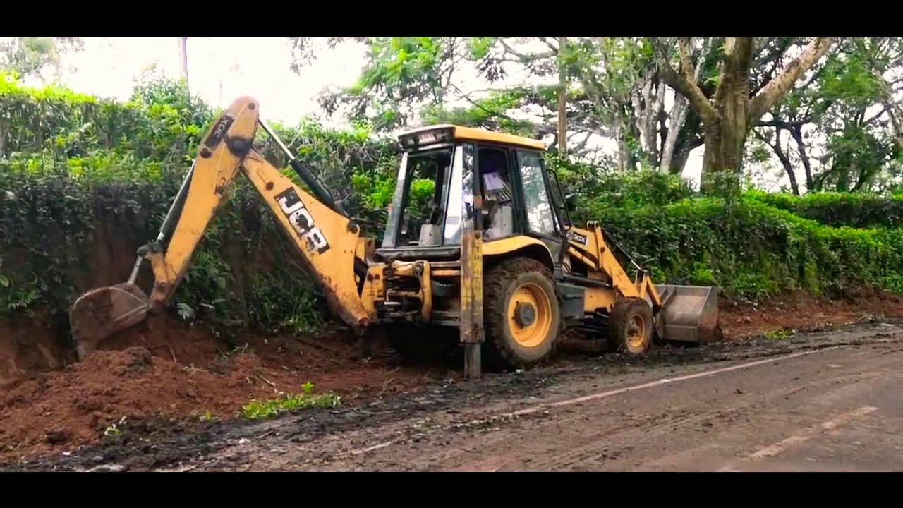 JCB Performance in soil excavation - YouTube