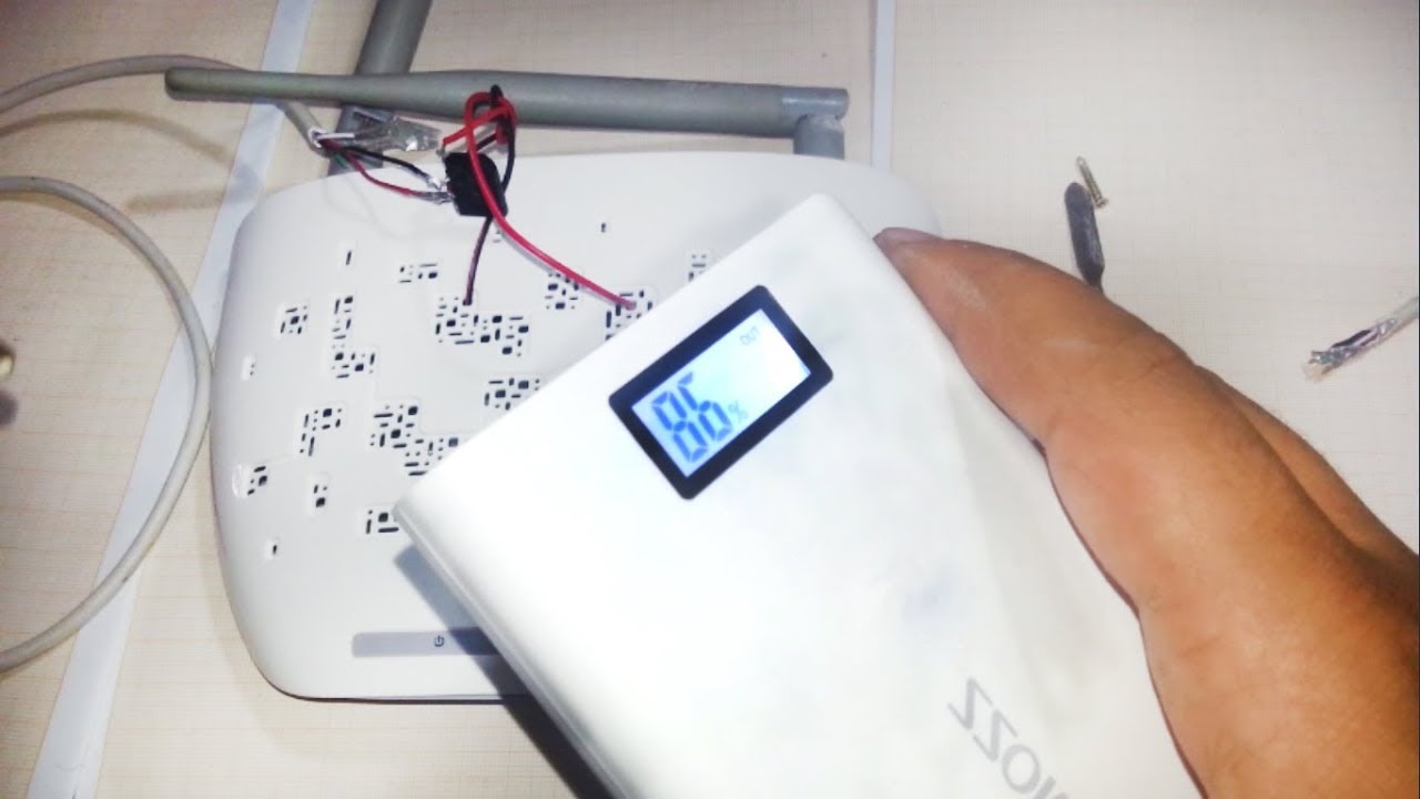 طريقة تشغيل المودم او الرواتر من خازن الجوالات (How to Power on Modem ...