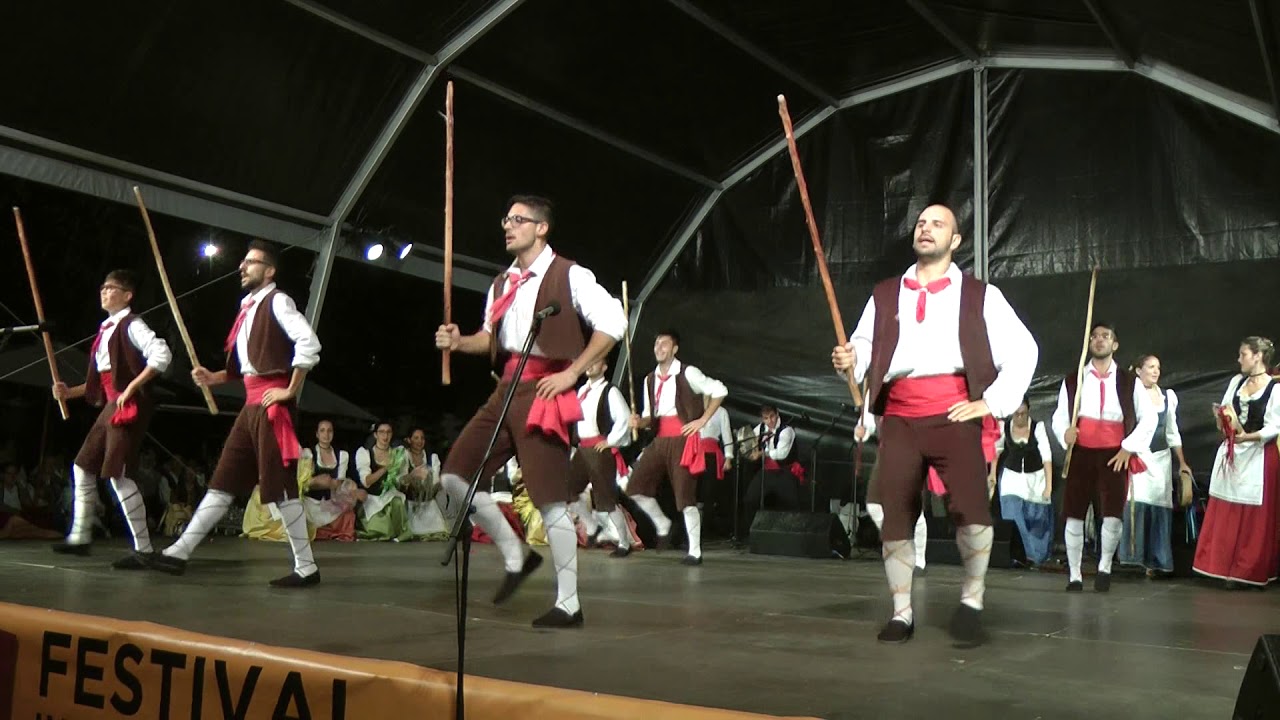 Sicilian folk dance: Ballo bastoni Acordes - Chordify