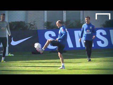 Dunga shows off keepie uppie skills