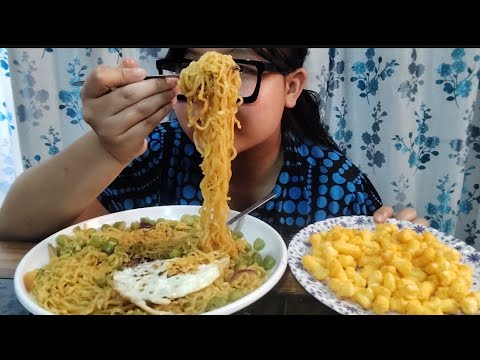 Cooking and eating 🤤first crop Chilli noodles with Sunny side up egg ...