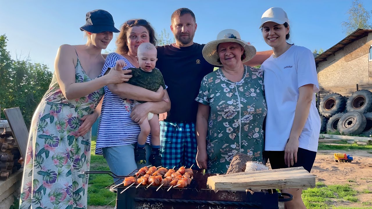 MAMA COOKING FILIPINO BBQ FOR FAMILY! - YouTube