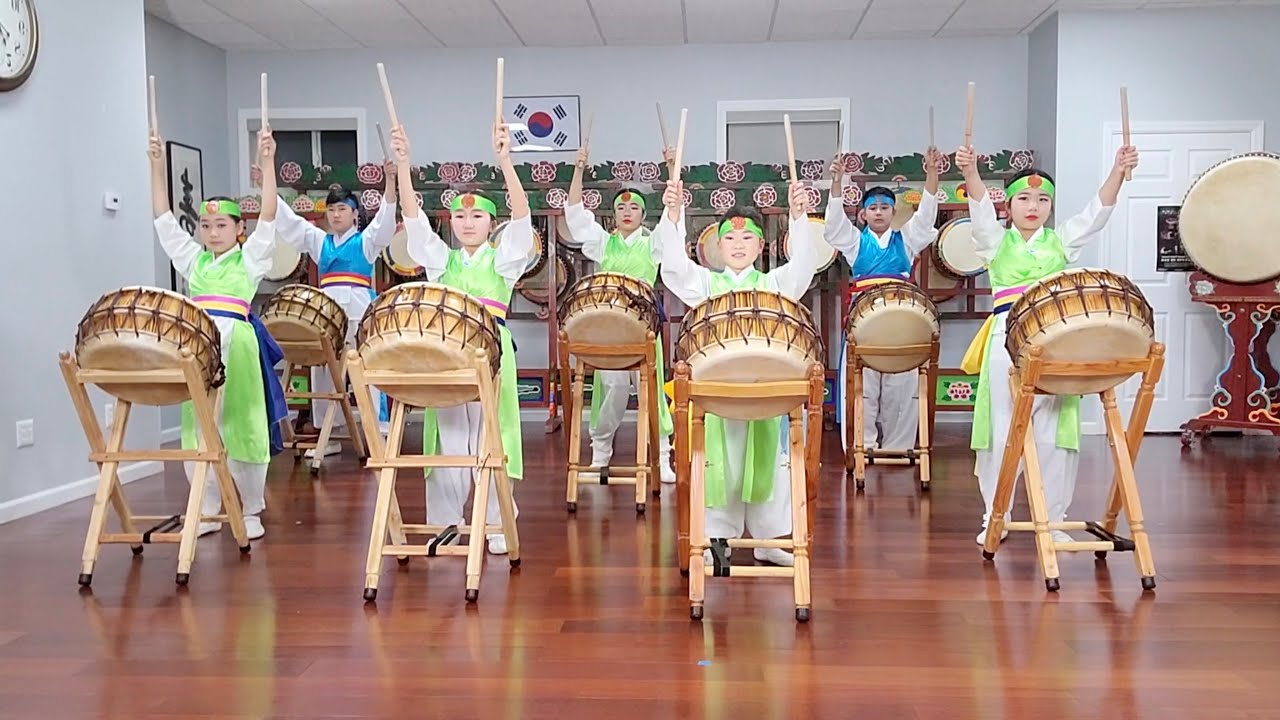 [Korean Traditional Percussion] Modeum-buk 모듬북 (중등부) - YouTube