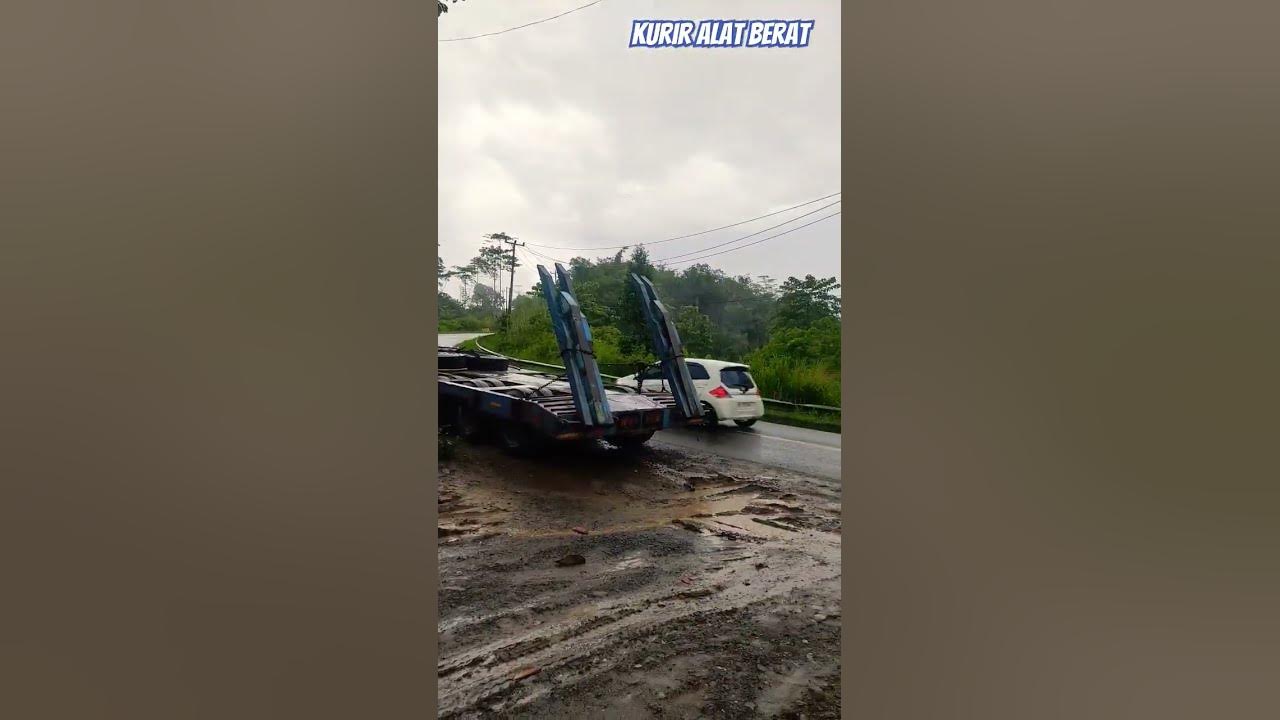 #trucktrailer #alatberat #hujanrintik #views_viral_video_subscribers_grow - YouTube