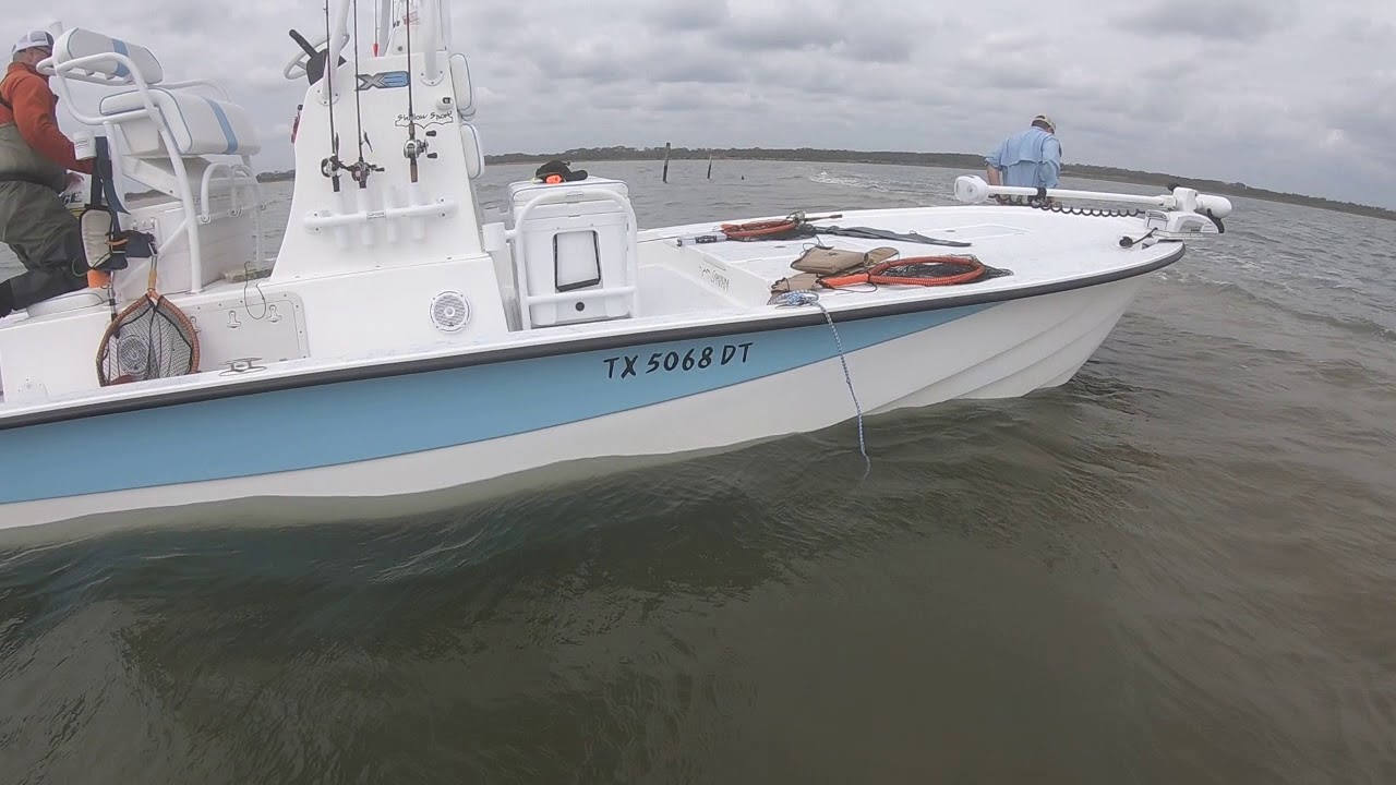 Flat bottom vs. monohull vs. catamaran vs. tri-hull - YouTube