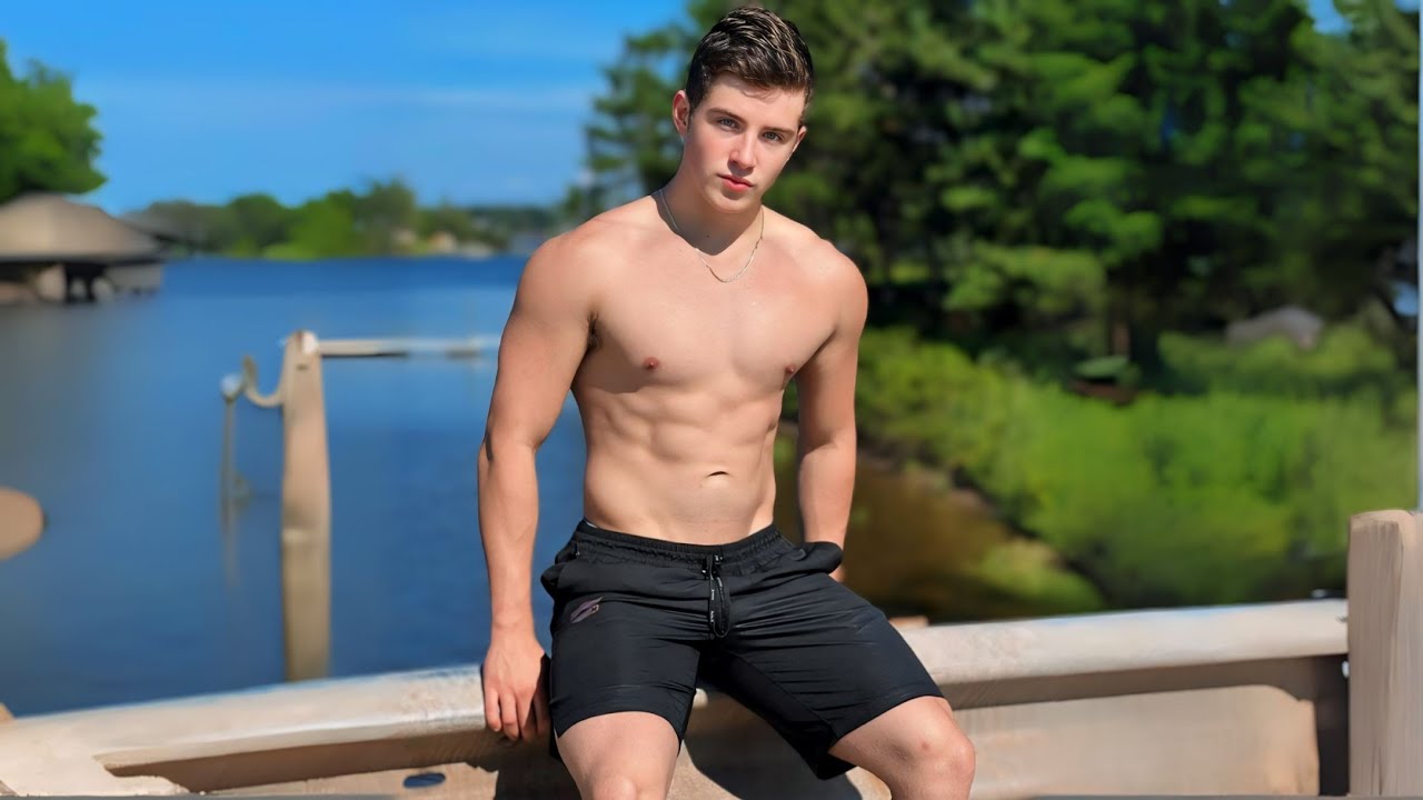 Pretty Gorgeous 21 Y/O Fitness Model | ISAAC - YouTube