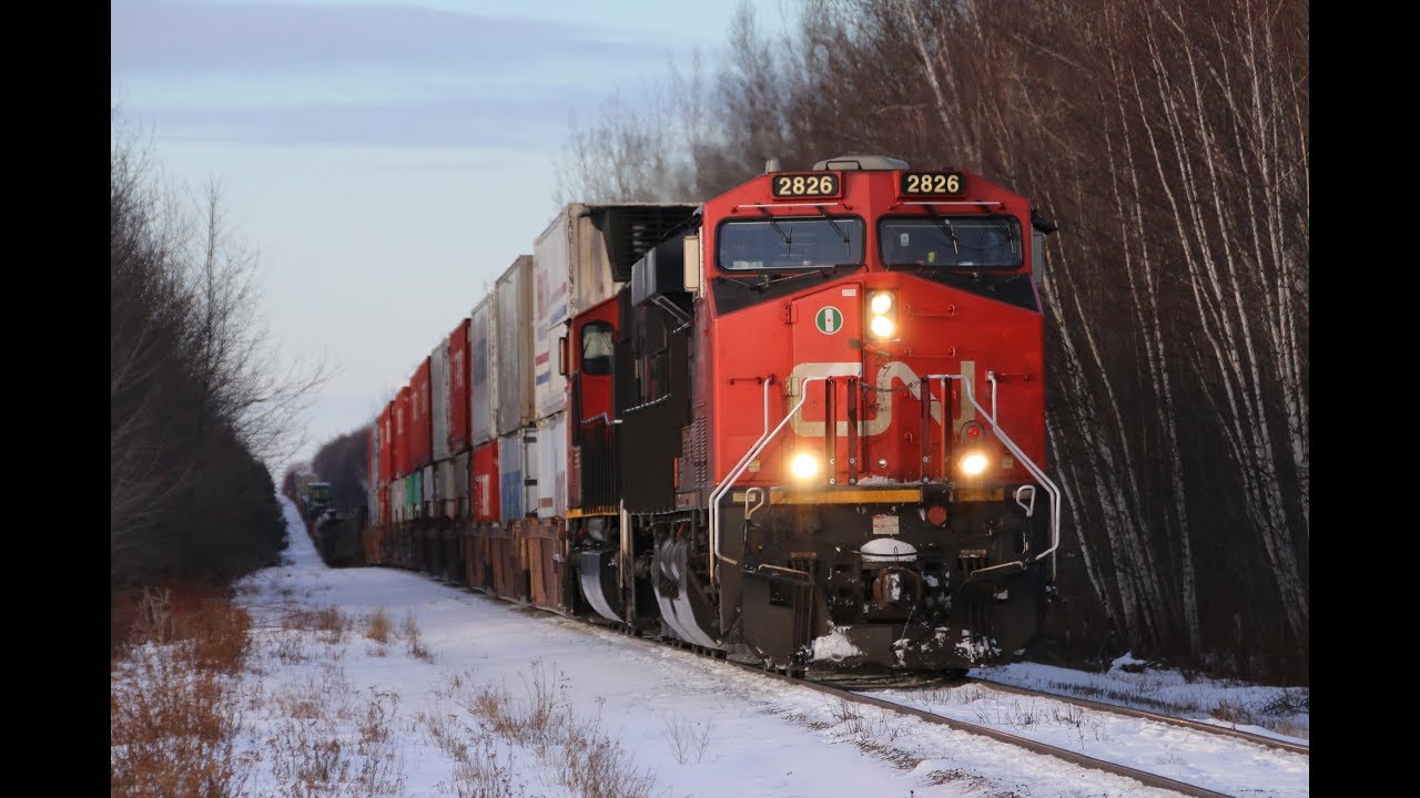Late CN 120 leaving Moncton with a lease unit. - YouTube