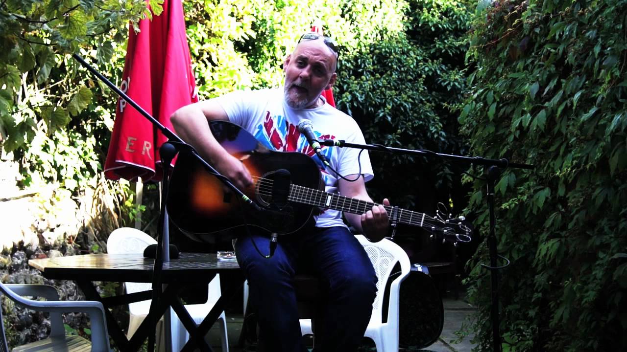 Colin Hinds : Waiting For My Real Life To Begin : Colin Hay Cover - YouTube