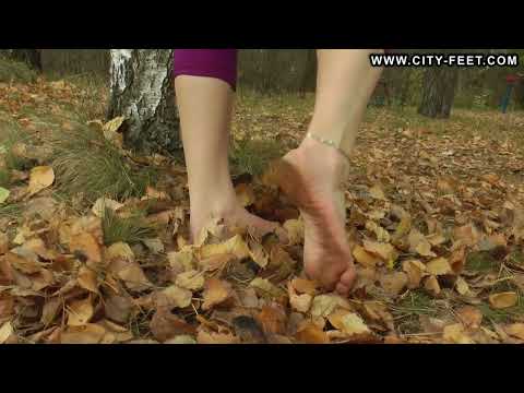 City Feet - Tatiana: Autumn Barefoot Walk. Part 3