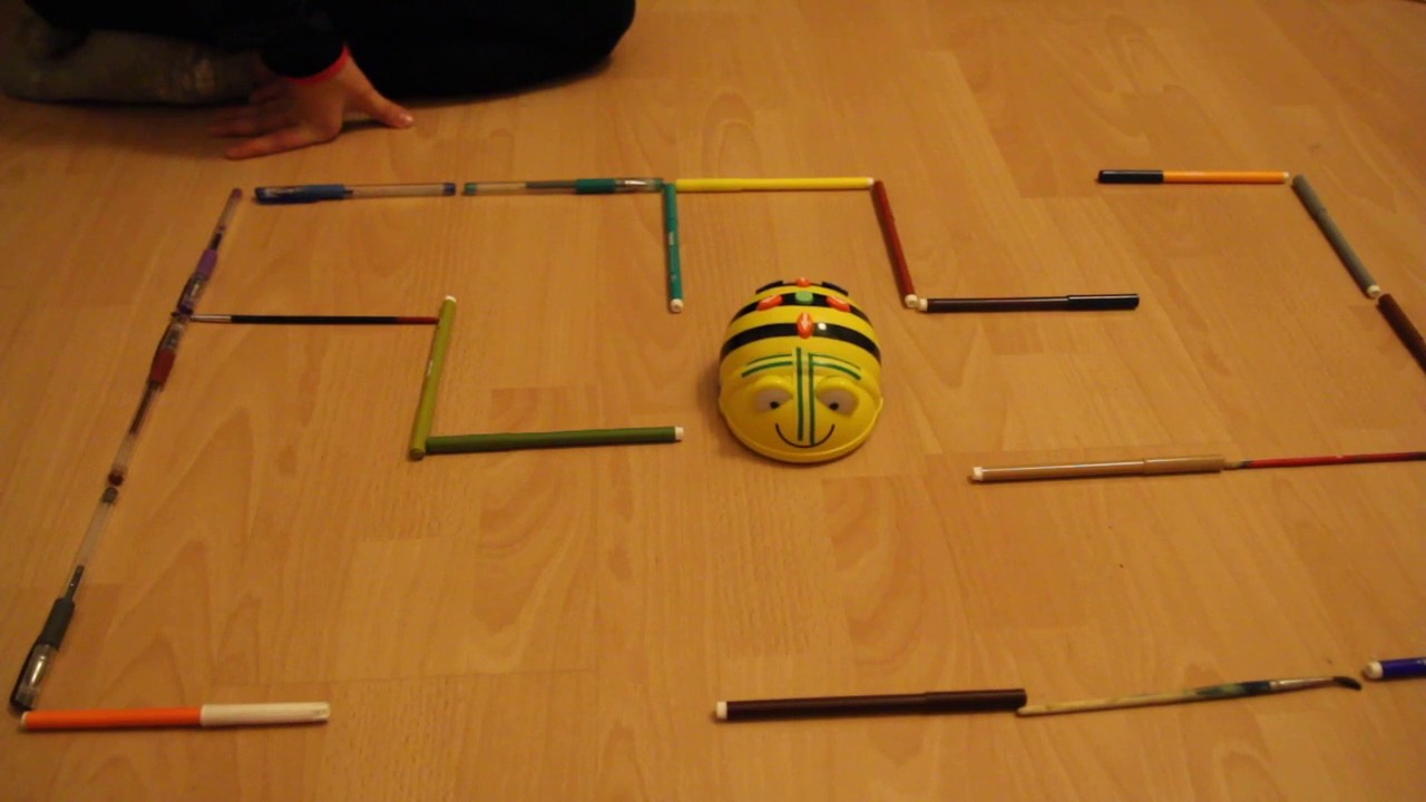 Bee Bot Labyrinth - YouTube