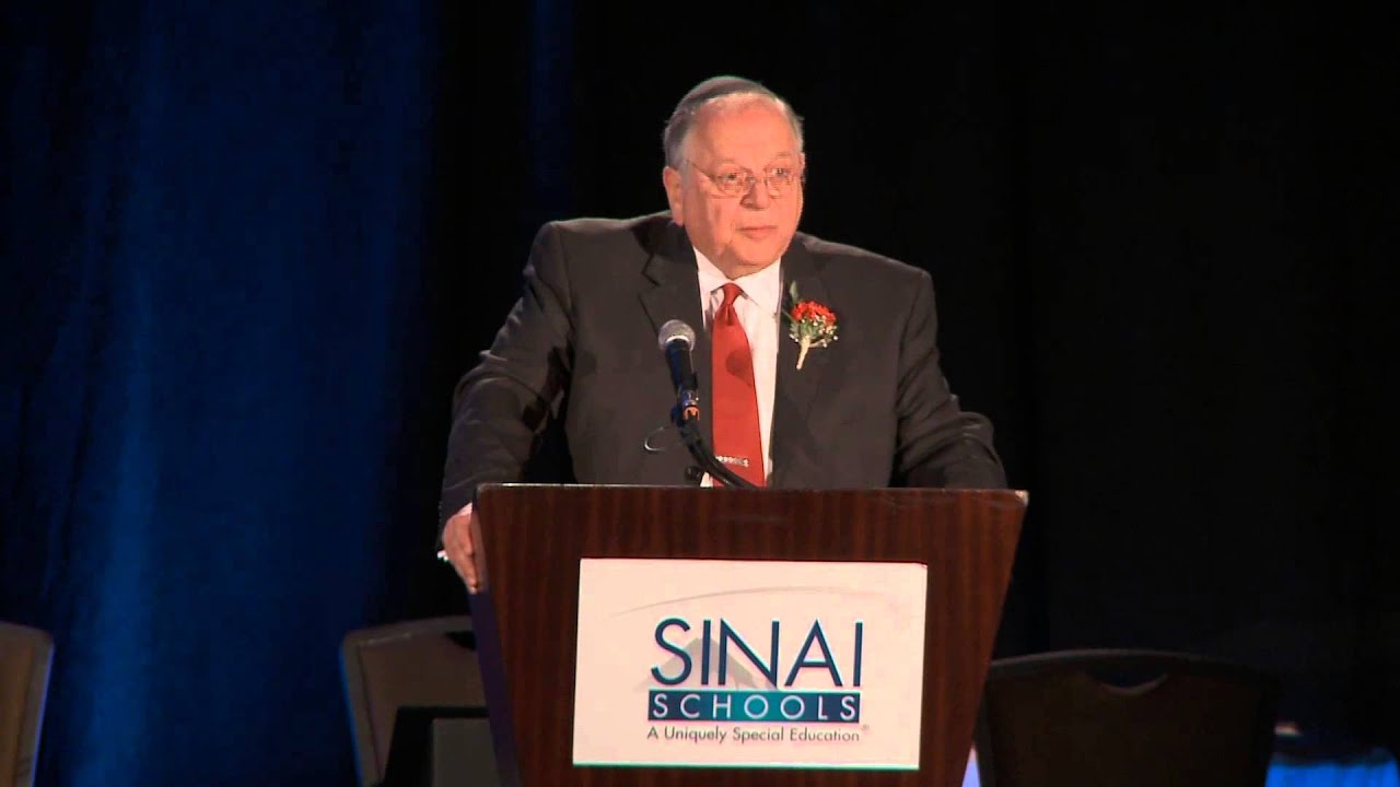 Presentation to Stephen and Rosalyn Flatow by Rabbi Wallace Greene ...