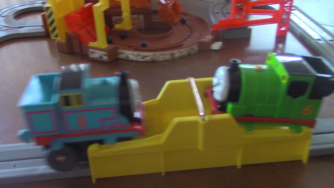 Thomas Big Loader Train Construction Set - YouTube