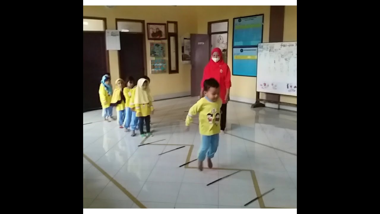 Kegiatan motorik kasar untuk anak paud "melompat, menangkap dan ...