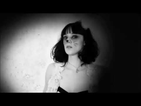 Radiohead - A Wolf at the Door