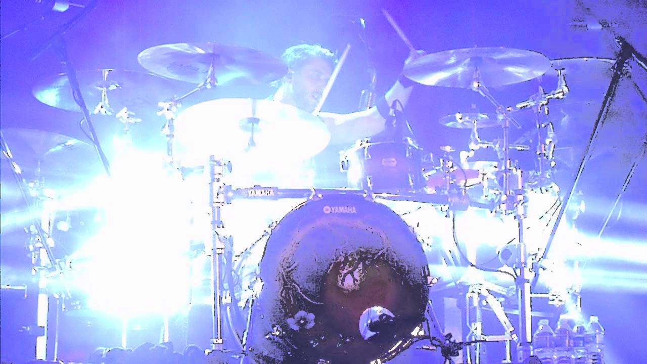 Neil Sanderson drummer of Three Days Grace "Drum Solo" - YouTube