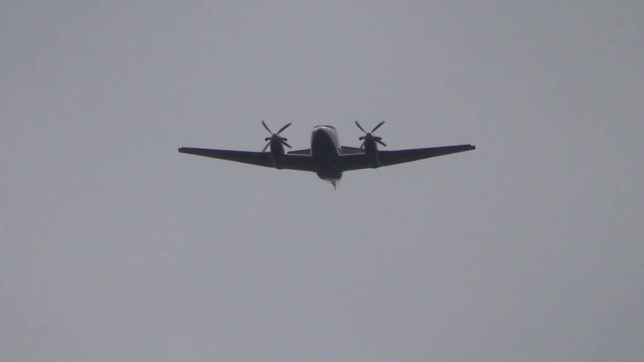 good Unknown RAF plane flyby RAF Mildenhall 5Aug16 1018a - YouTube