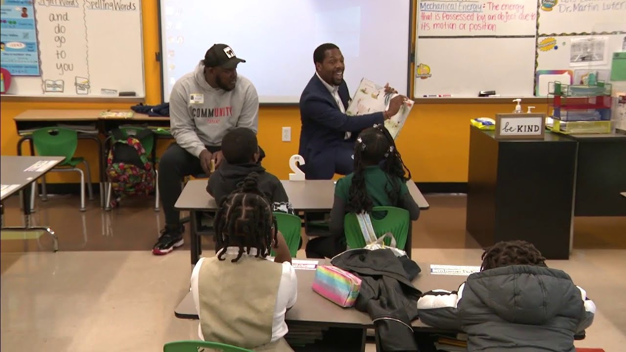 Local 10's Terrell Forney volunteers during Literacy Week - YouTube