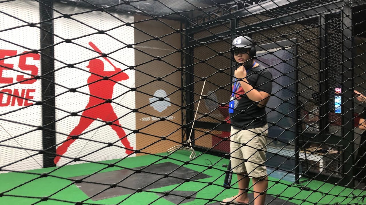 Virtual sport theme park moi ( mall of Indonesia ) - YouTube