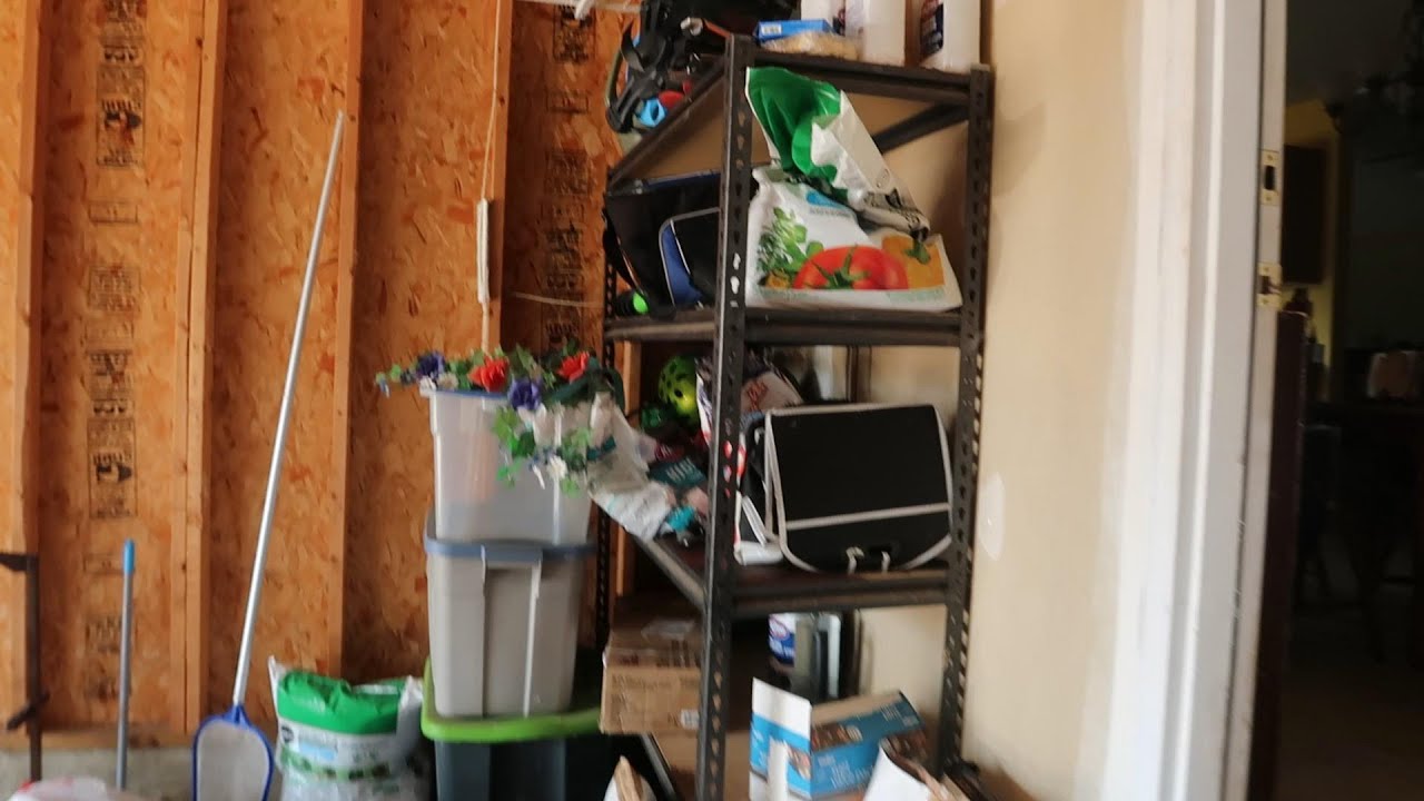 Cleaning out the garage (Day 166) - YouTube
