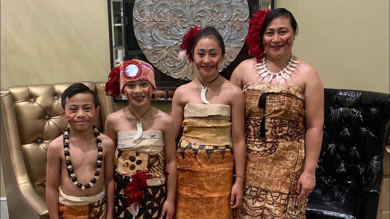 Taualuga - Siva Samoa performance - YouTube