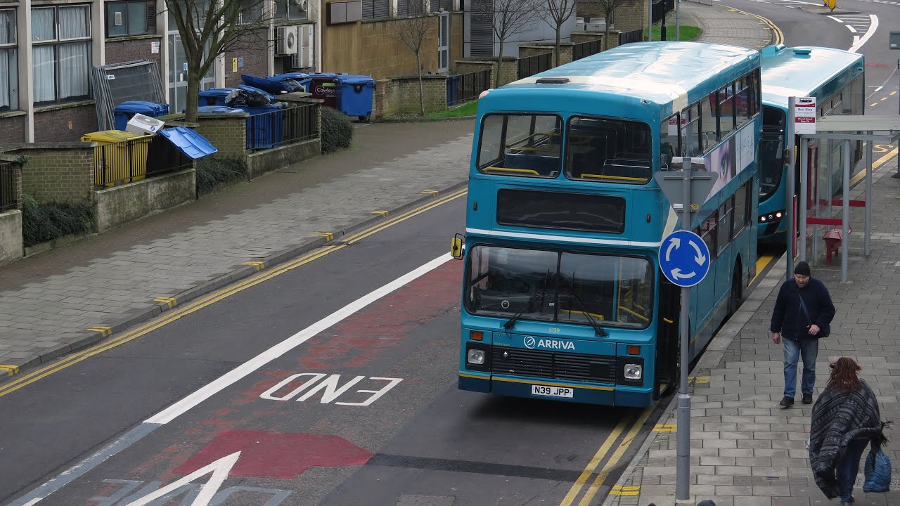 Buses In Luton Town Centre 1st February 2016 - YouTube