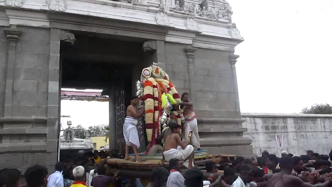 Garuda Sevai - YouTube
