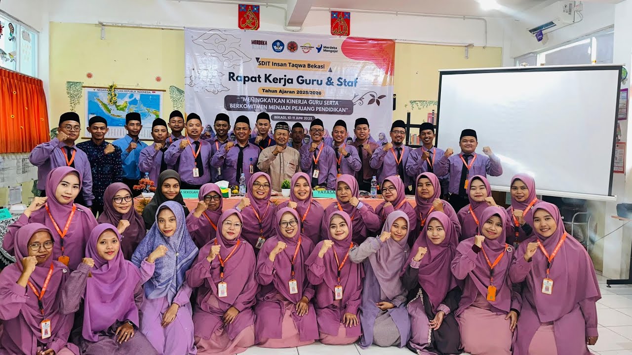 Keseruan Day 1 Raker Guru & Staff Intaq | Sambung Lirik Lagu "Manusia ...