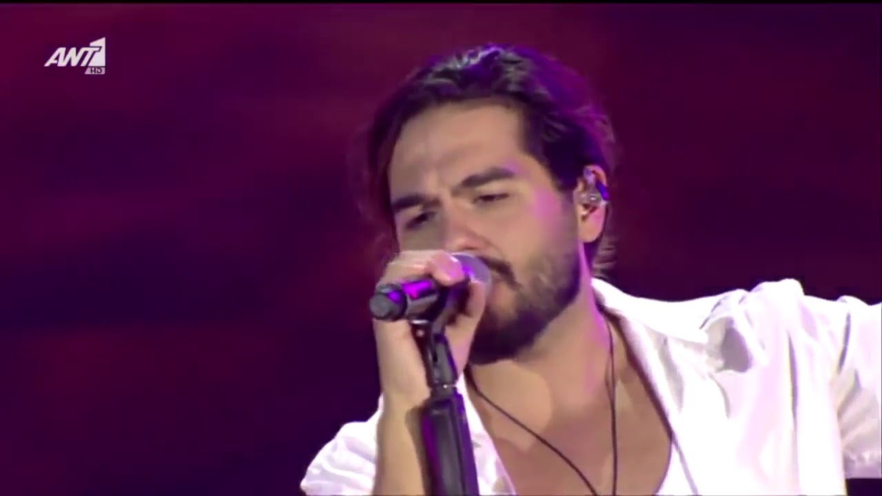 Ρέμος Αντώνης / Μέλισσες - LIVE στο Θέατρο Πέτρας (2017) - YouTube