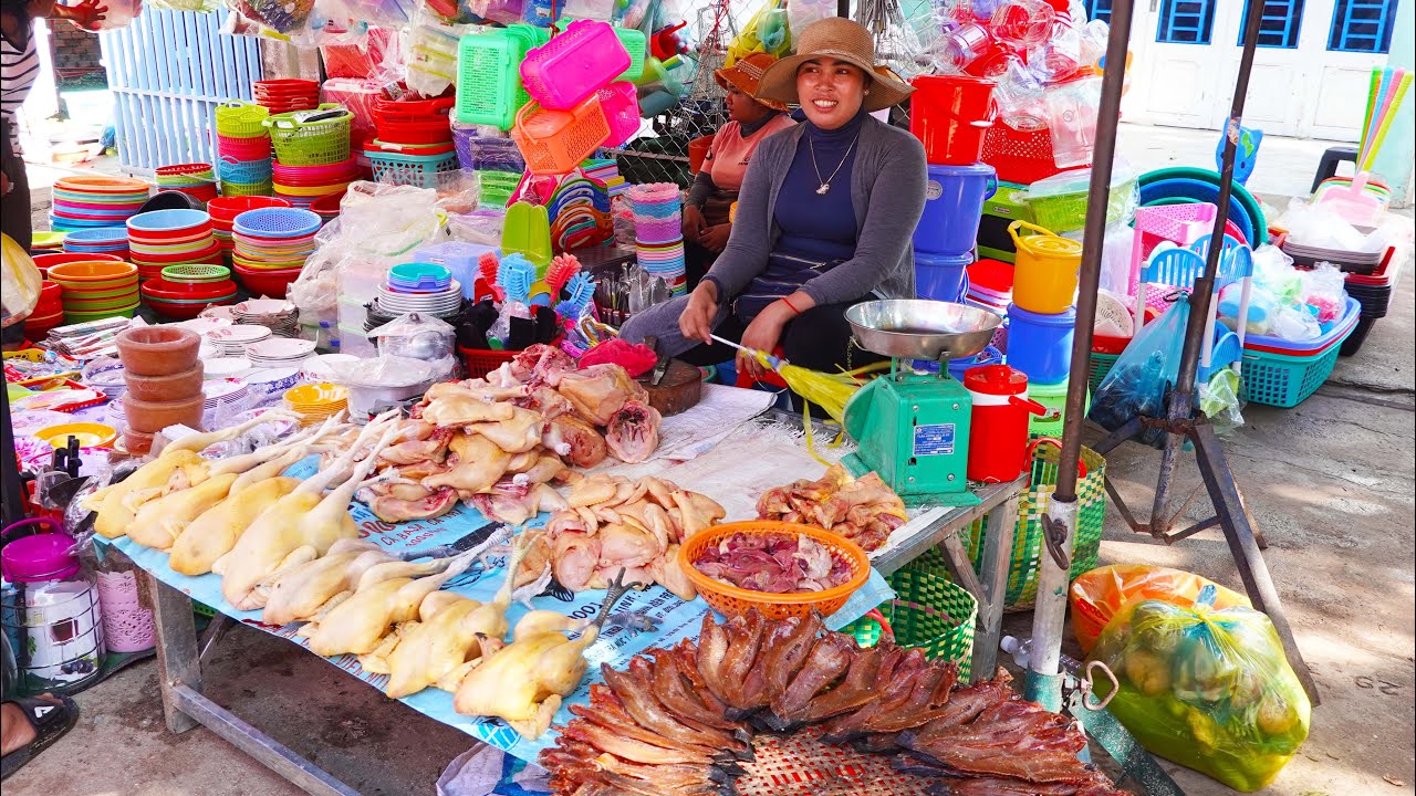 Morning Market Scenes, Farmers' Street Market Food Tour Ep. 3 - YouTube
